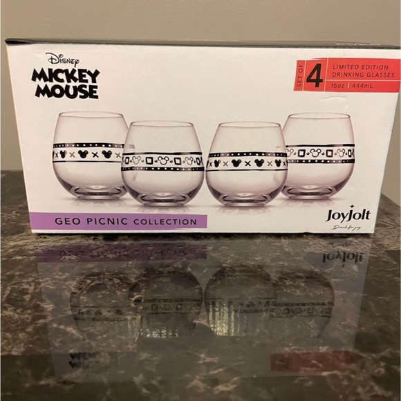 Disney | Kitchen | Joyjolt Mickey Mouse Geo Picnic Collection Limited ...